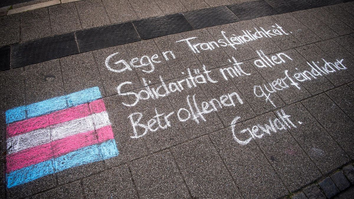 Nach brutaler Attacke auf Trans-Frau in Bremen: Haupttäter (13) ist ...