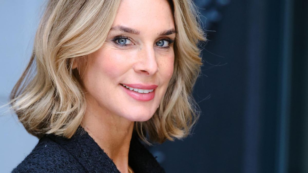 "Unter uns"-Pause beendet: Claudelle Deckert kehrt ans Set zurück