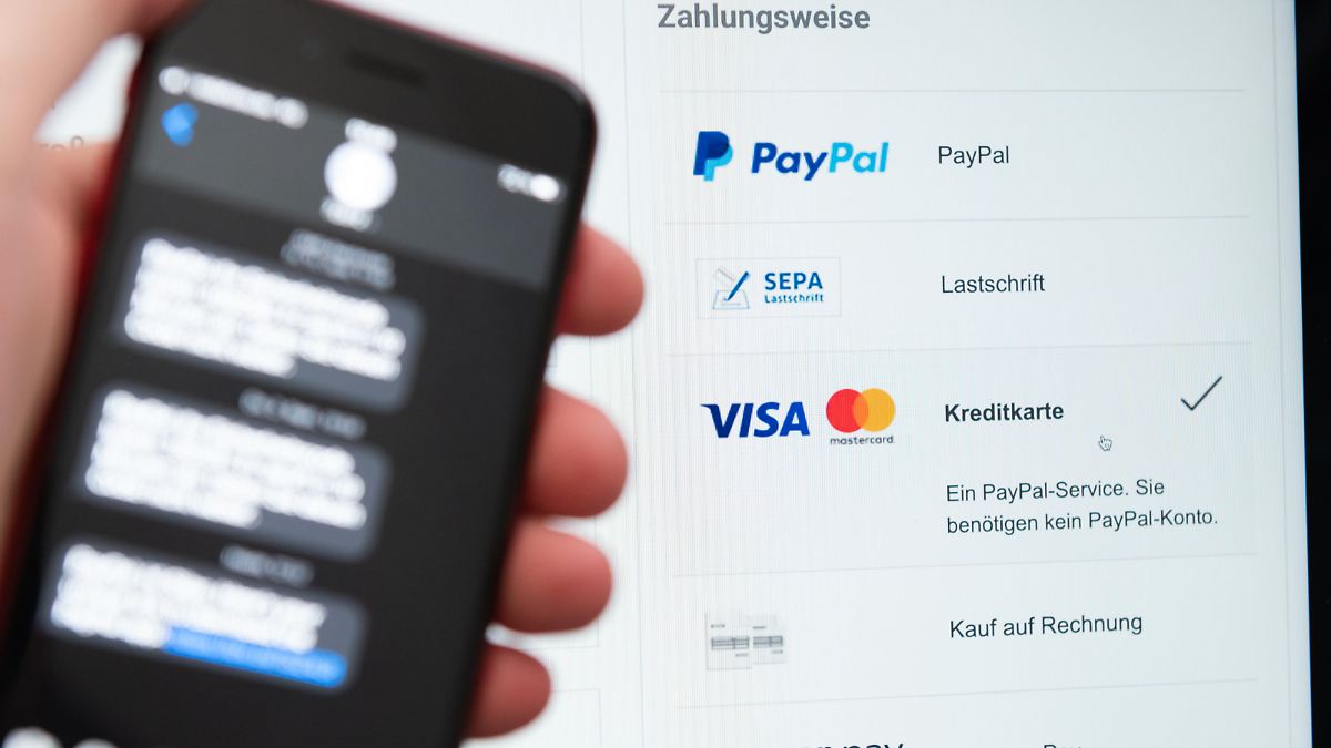 Beim Online-Banking: Polizei warnt vor neuer Betrugsmasche mit Fake-SMS ...