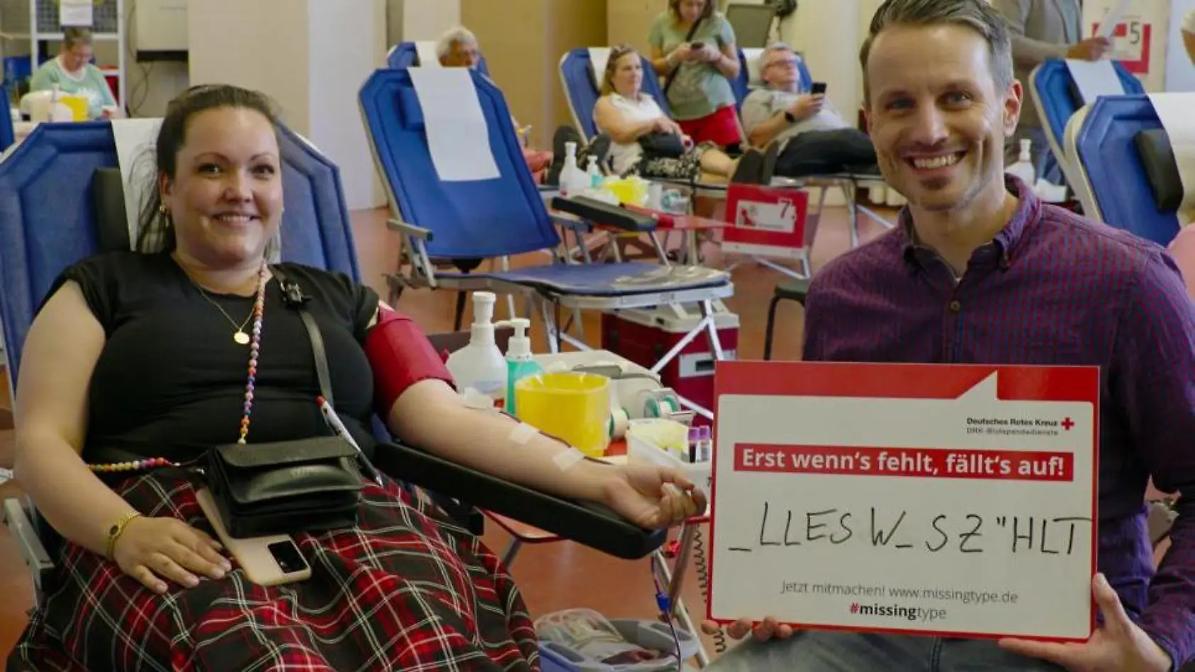 Zum Weltblutspendetag: AWZ-Stars lassen die Nadel ran