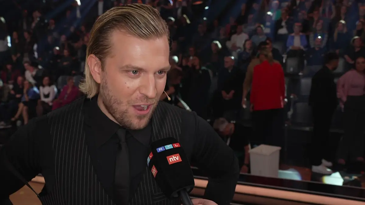 Let's Dance 2024: Zwei Punkte von Llambi - DAS ist Tillman Schulz ...