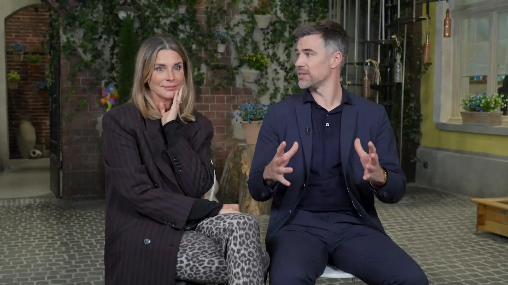 "Unter uns"-Star Jo Weil im Liebesglück: Seltener Schnappschuss mit ...