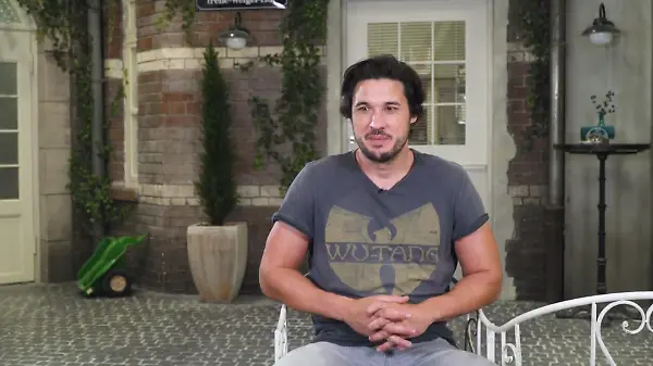 Zum "Unter uns"-Jubiläum: So hat sich Alexander Milo durch die Serie ...