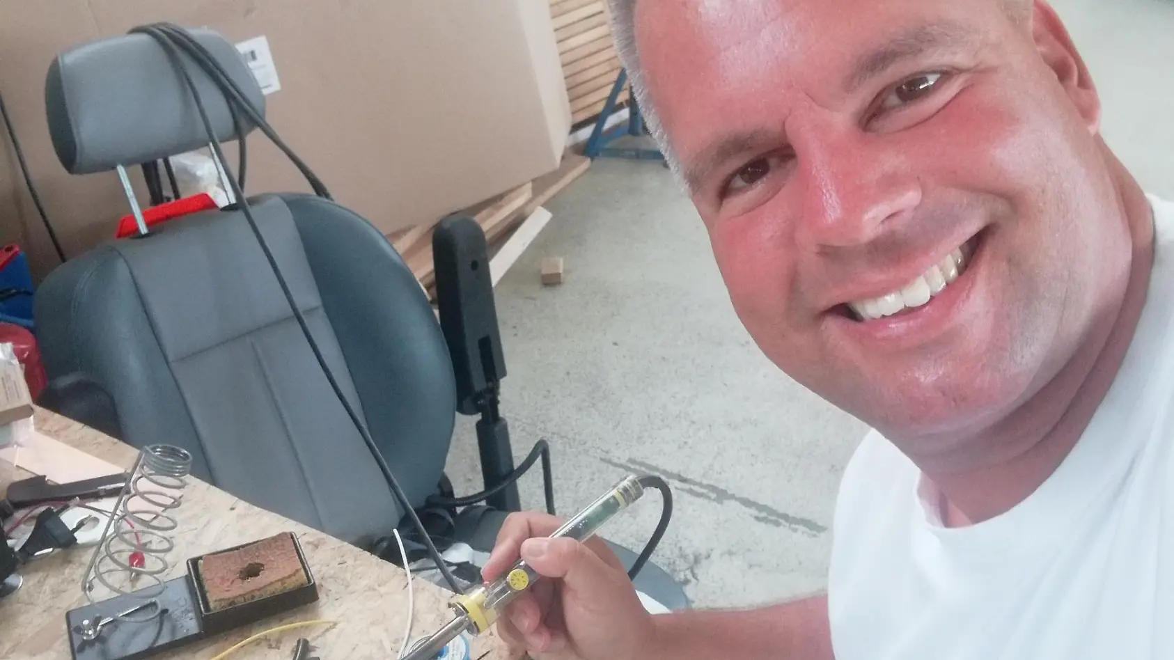 Hier FÄHRT ein Strandkorb durch Braunschweig: Denis Winter ist ...