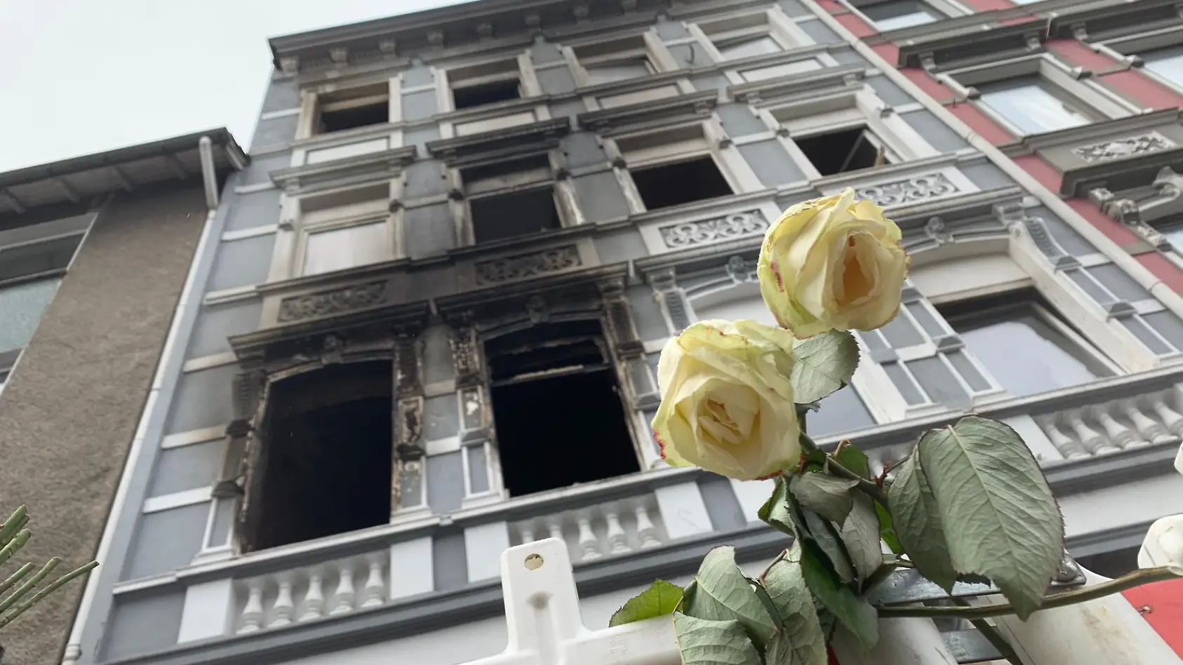 Wohnungsbrand in Solingen war Mord! Familie starb in den Flammen ...