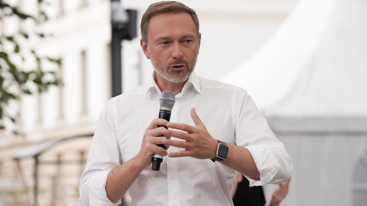 Plakate mit gefakter Lindner-Aussage - jetzt ermittelt der Staatsschutz