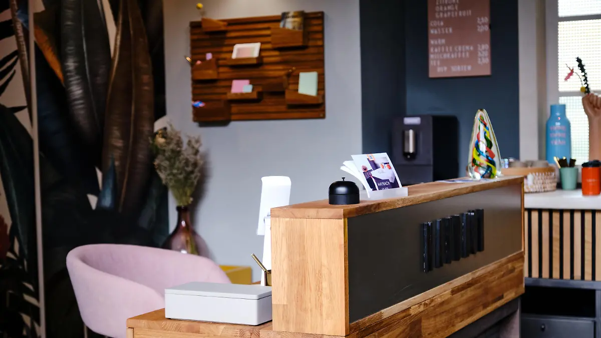 Exklusive Bilder vom neuen "Unter uns"-Set: Das City-Hotel "Maybach ...