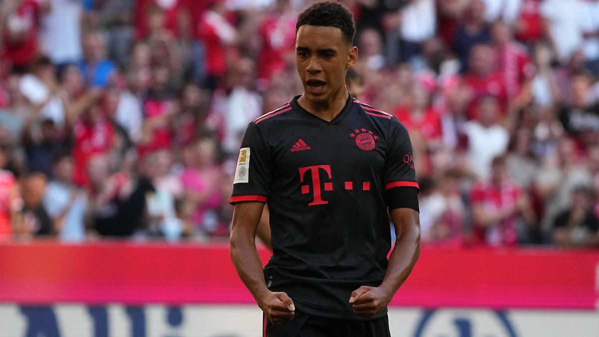 FC Bayern: Lewa ... wer? Bayern schlägt Wolfsburg - Jamal Musiala ...