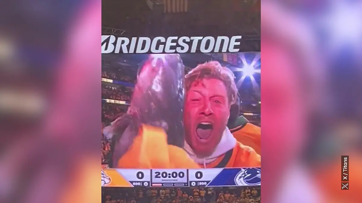 NFL-Star zu Gast beim Eishockey: Titans-Star Will Lewis mit kuriosem ...