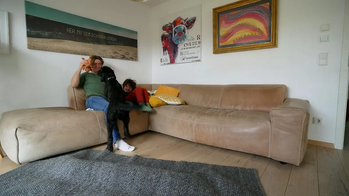 Spielen artet aus: Teenie Ilvy ist nicht zu bremsen