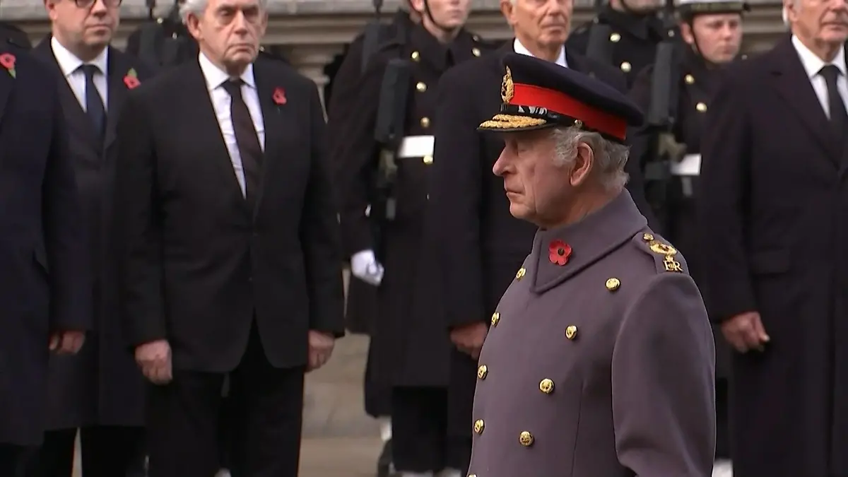 Entlassungswelle auf Schloss Windsor?: König Charles plant offenbar ...