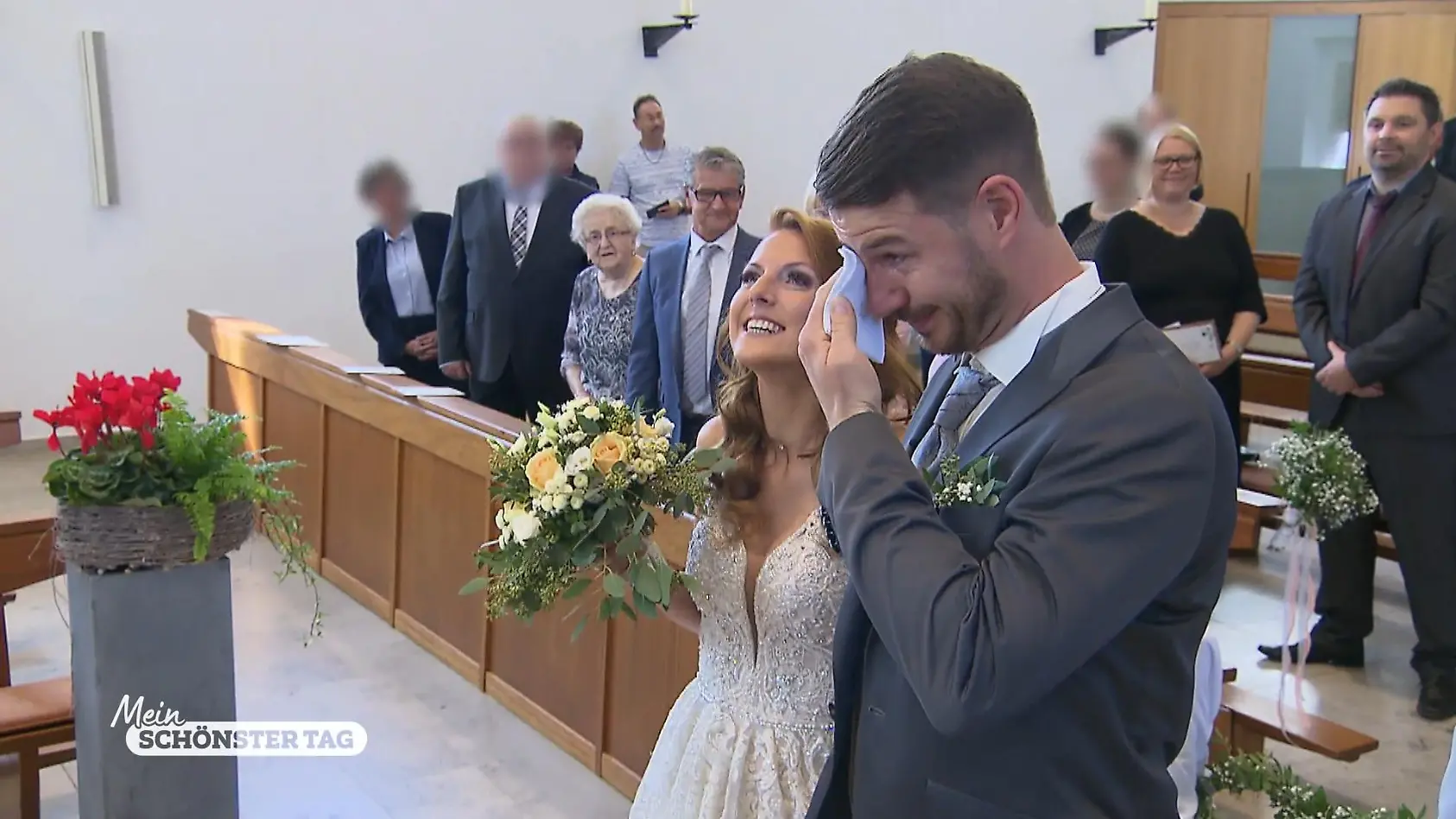 Rührende Momente: Bei Einzug der Braut wird auch Eric emotional