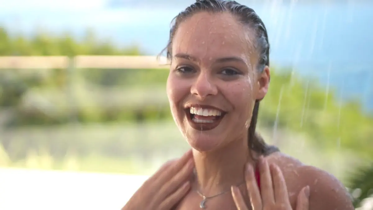 Temptation Island VIP 2024: Adrian tanzt an der Stange – und Rebecca ...