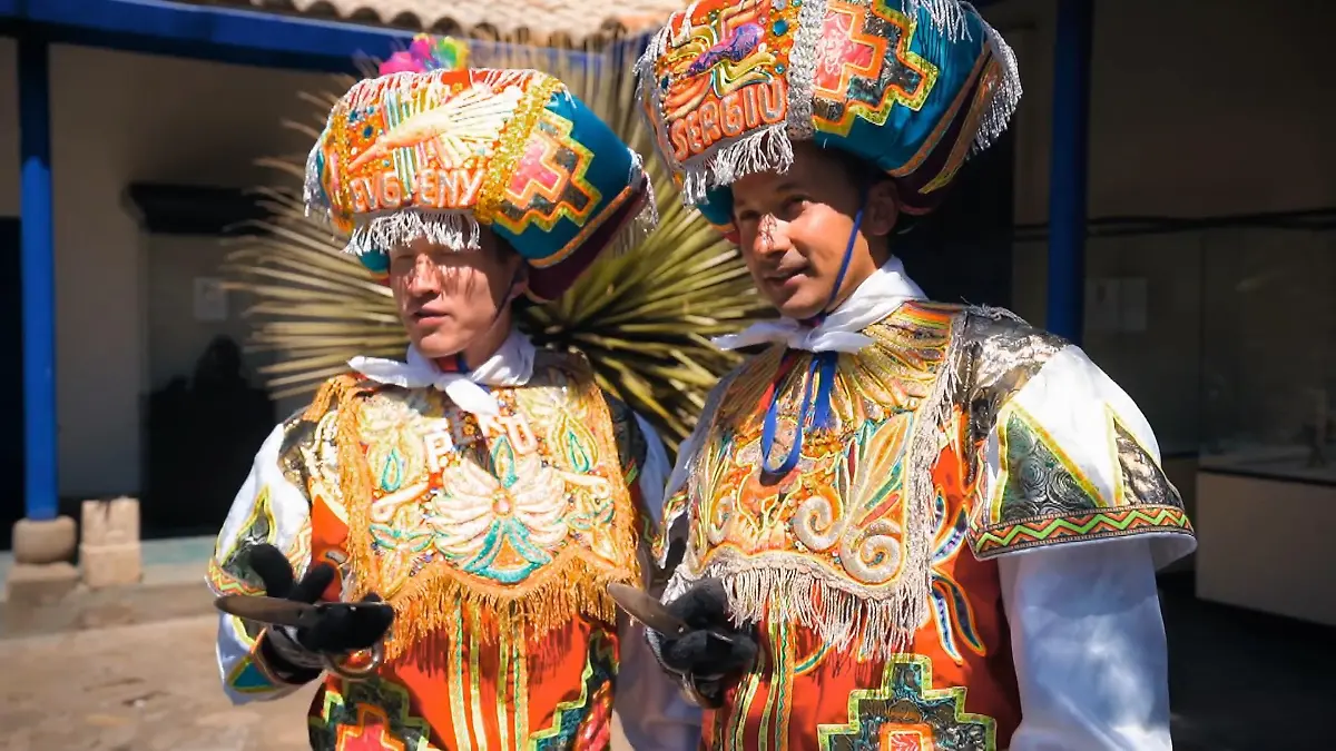 Evgeny und Sergiu im Element: Das erste Mal tanzen im Kostüm