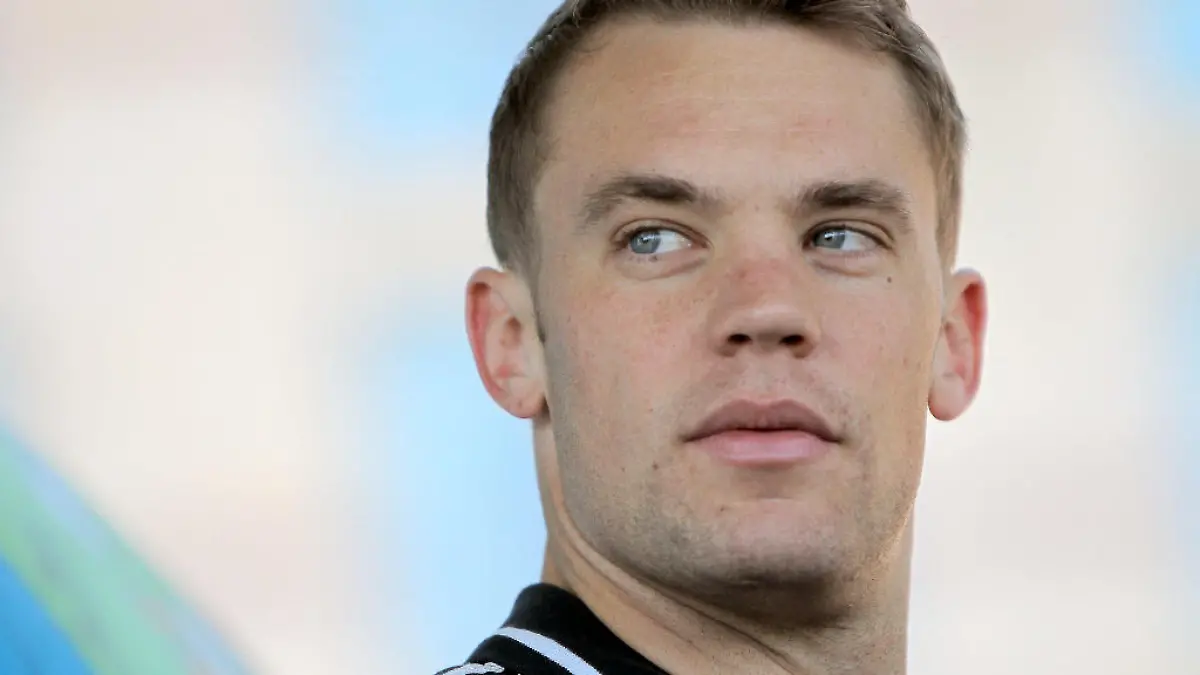 EM 2024: Frau von Manuel Neuer bauchfrei in Trikot- Anika Bissel nach ...