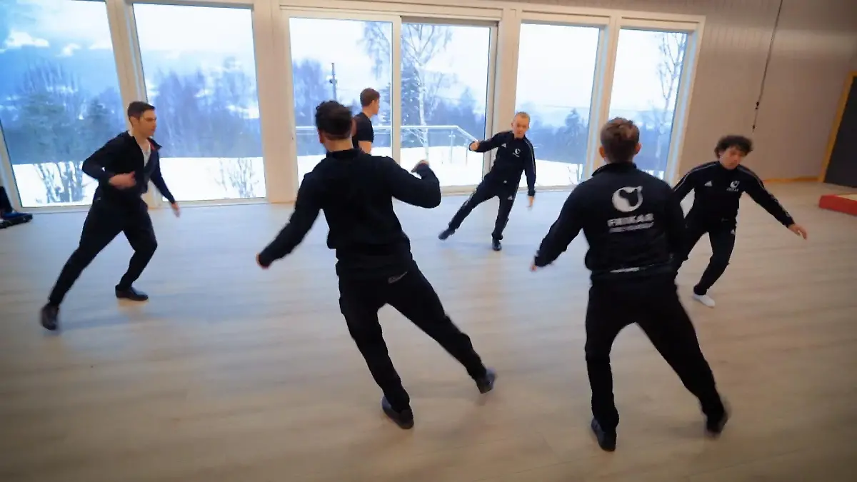 "Choreographie ist ein dehnbarer Begriff": 1 Stunde vor Auftritt wird ...