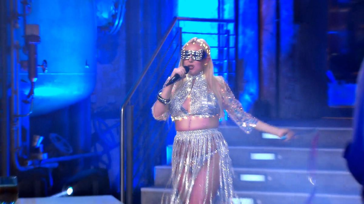Nach Outfit-Streit: Lydia mit ,,Born This Way". Kann sie die Jury ...