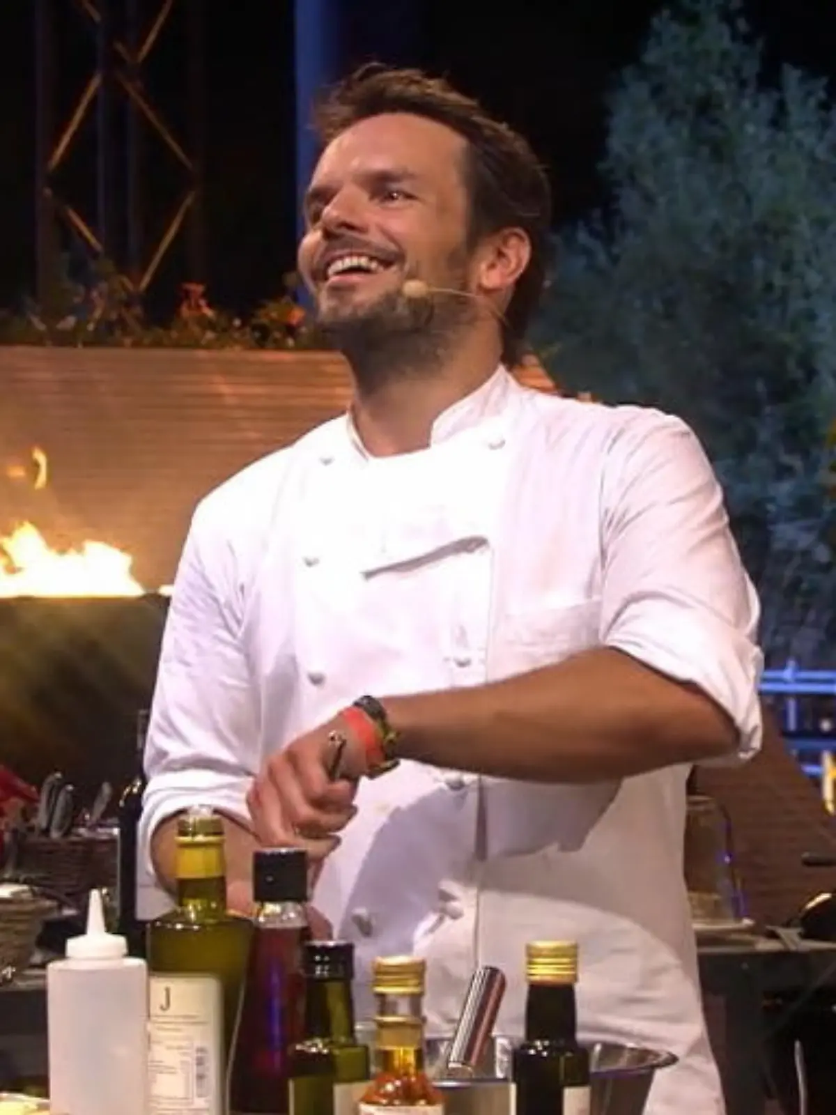 Am Ende ist es richtig knapp: Die Promis grillen Ali Güngörmüs