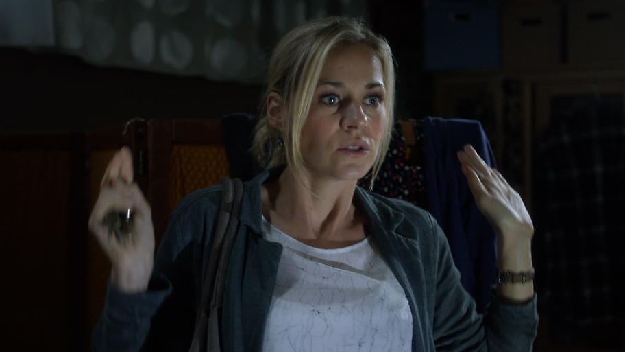 Folge: "Schwing die Hufen Blondie!": Karin bricht bei Barbara und Karl ein