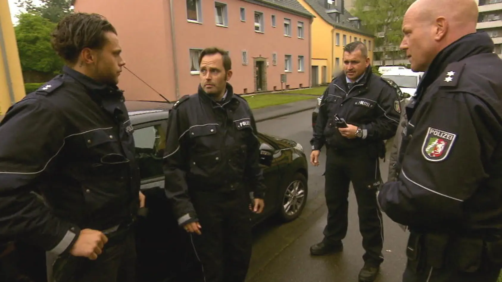 Auf der Suche nach dem Flüchtigen: Bringt die Großfahndung der Polizei ...