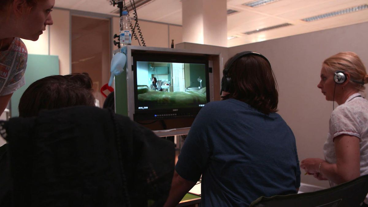 Teil 4 der Setführung: Der Blick durch den Regie-Monitor