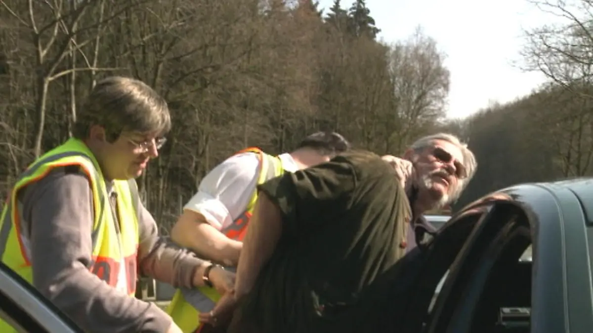Zu hohe Geschwindigkeit, nicht angeschnallt!: Der Fahrer hat sogar noch ...