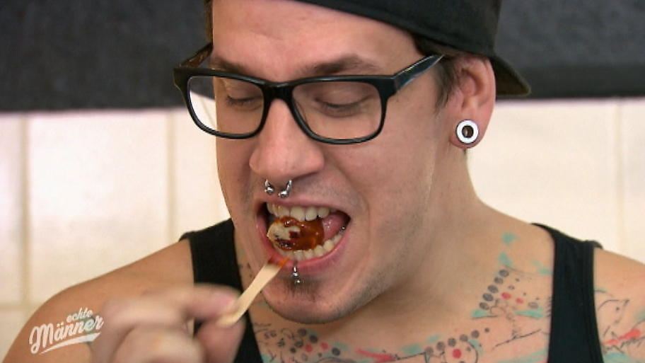 "Echte Männer" im Scoville-Duell: Valentin & Michael sind total scharfe ...