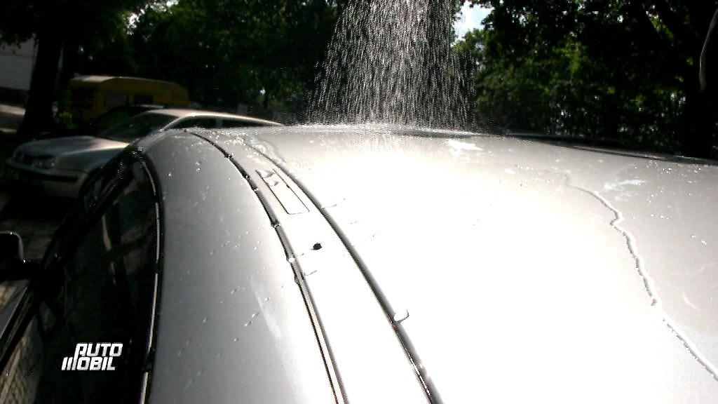Die Regenrinne ist aus dem Auto verschwunden