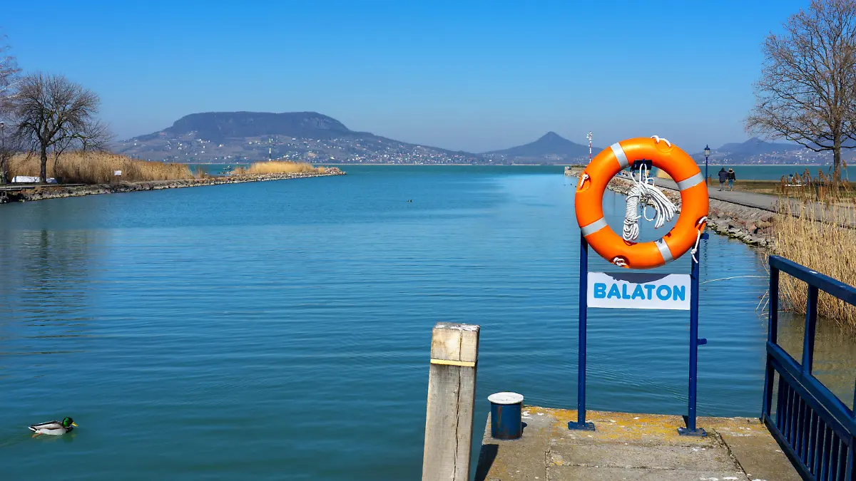 Günstig nach Balaton: Reist es sich billiger per Bahn oder Flieger? Der ...