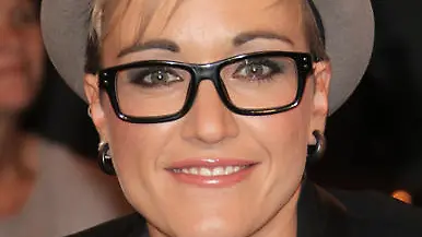 Elli Erl: Alle News & Infos