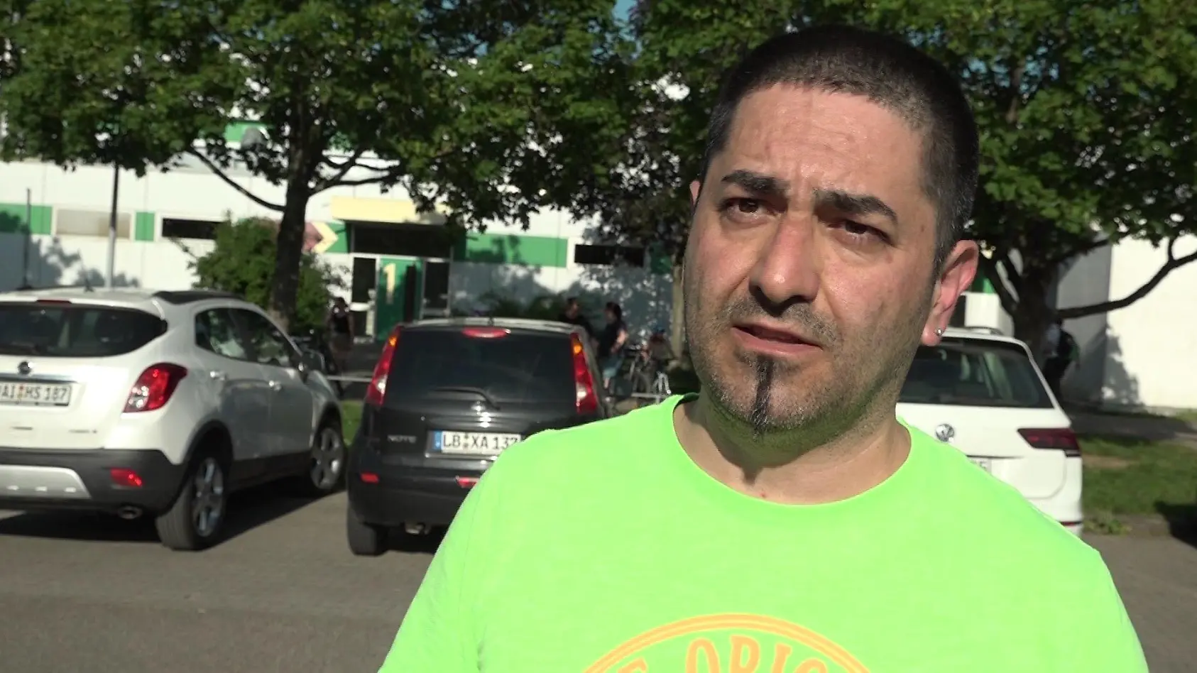 Schluss mit Mobbing: Mit zwei Äpfeln zeigt eine Lehrerin ihren Schülern ...