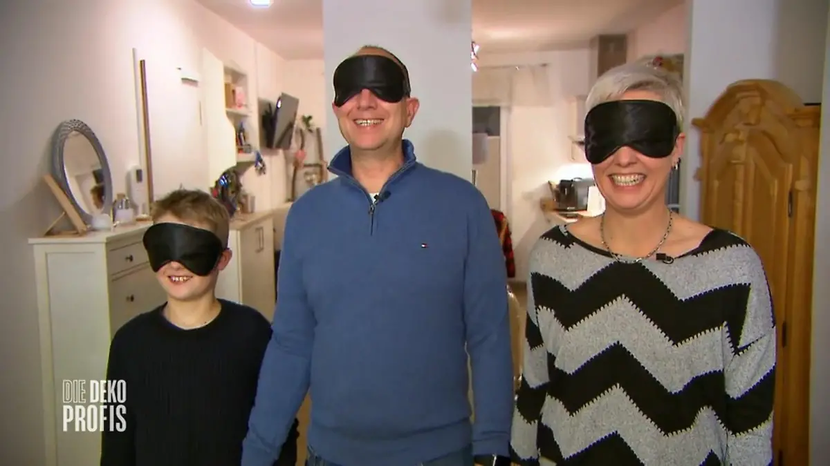 Eishockey im Wohnzimmer: Eric Schroth schafft die Verwandlung zur Arena