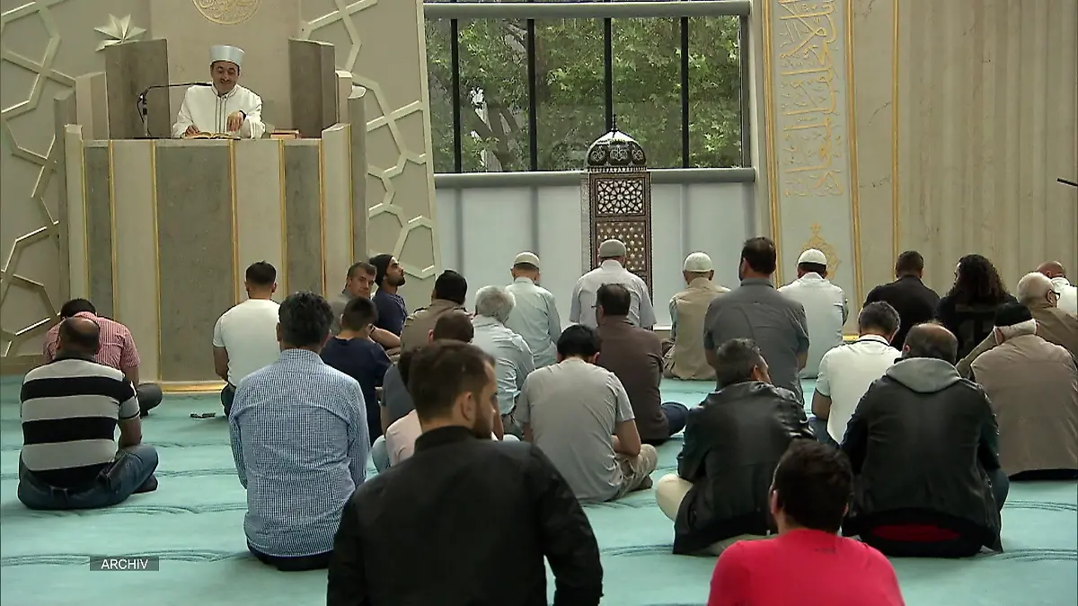 DITIB erweitert Imam-Ausbildung in Deutschland