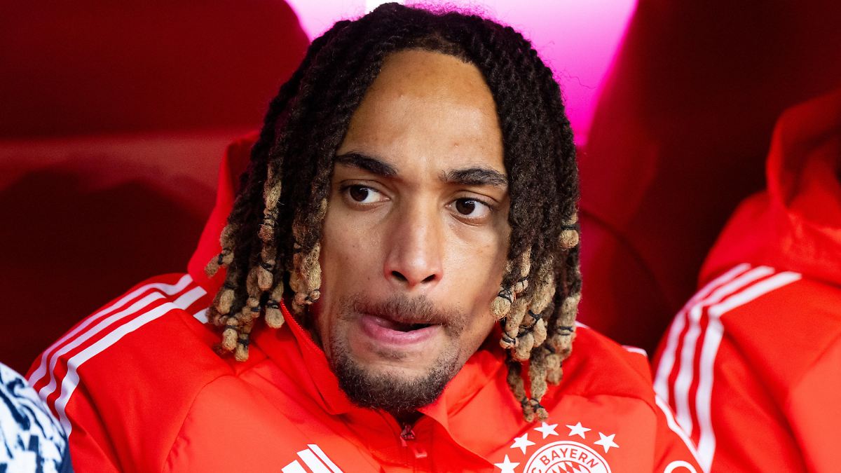 FC Bayern München: Sacha Boey trauert um seine Oma - „Der Tod hält die Liebe nicht auf“