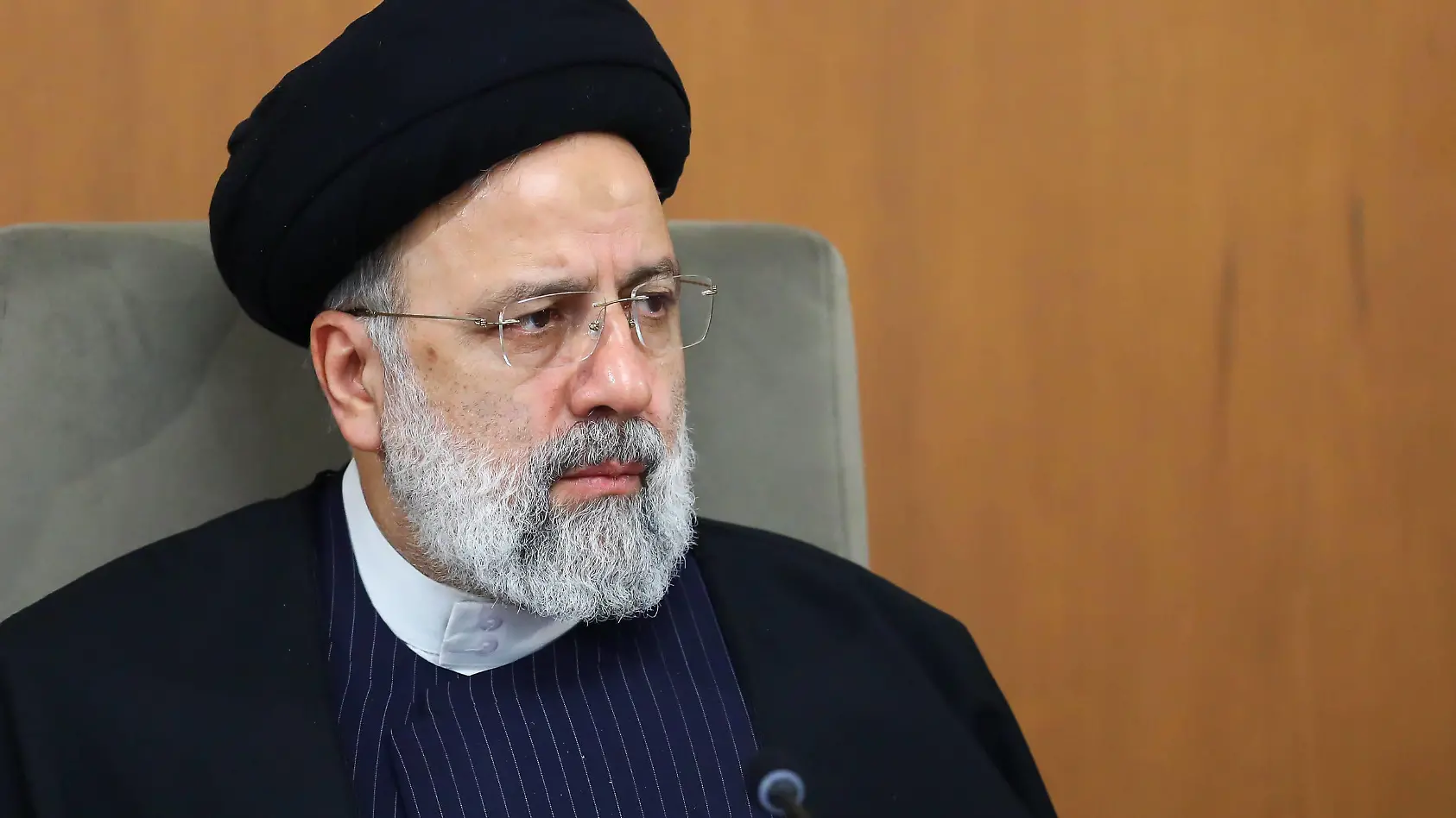 Tochter (19) tritt eigener Mutter bei Hinrichtung im Iran am Galgen den ...