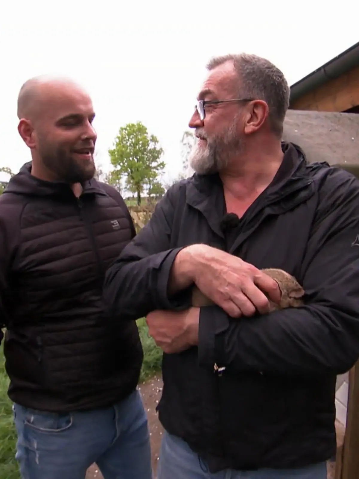 Gartenremise: Viel Platz für Utes Kaffeekränzchen