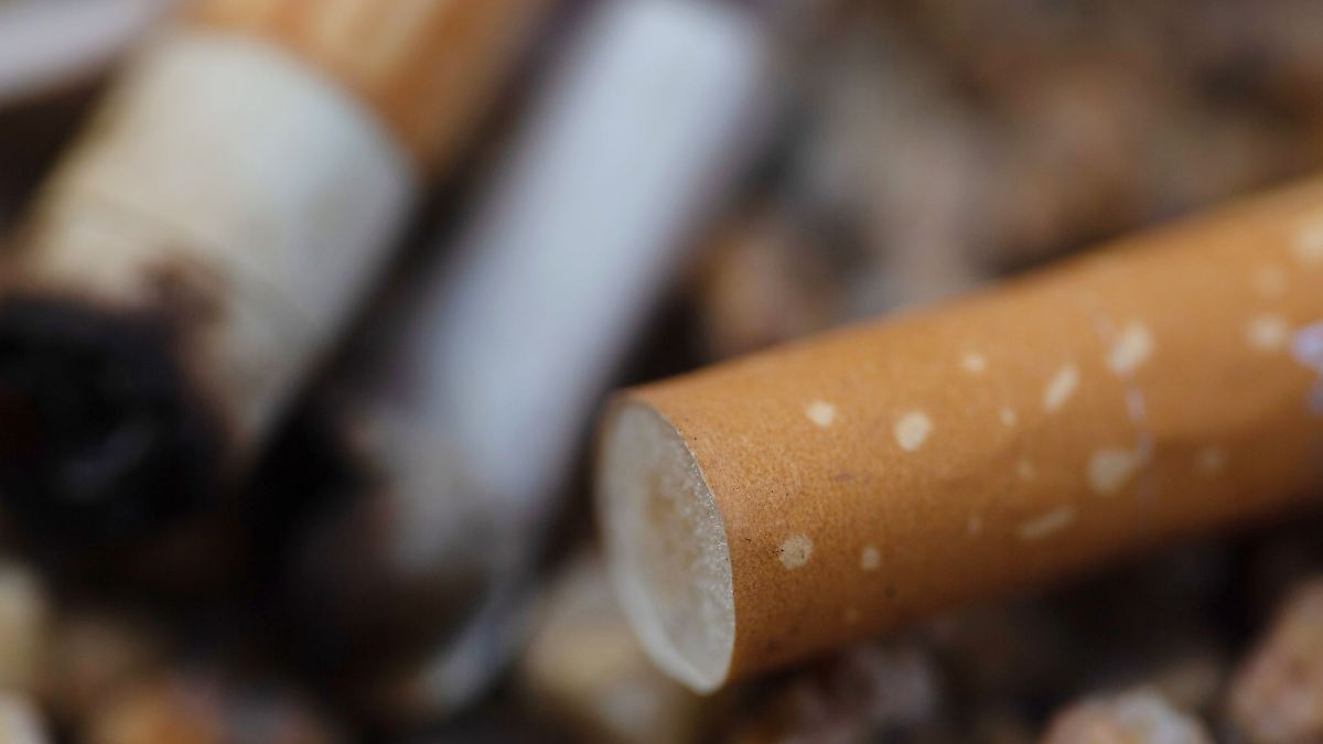 Drei Raucher kollabieren in Duisburg - nach nur einer Zigarette!