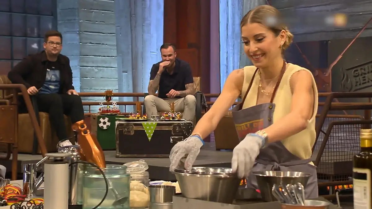 Evelyn Burdecki schwärmt bei „Grill den Henssler" vom schönsten Koch ...