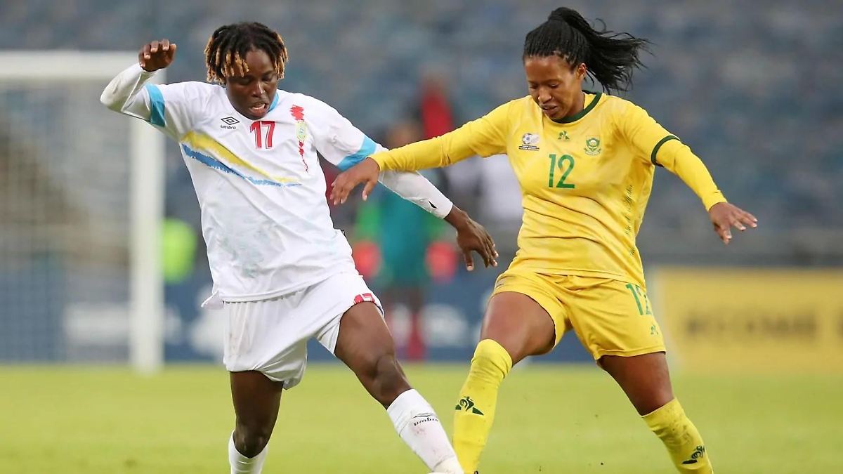 Frauenfußball: Kongolesische Nationalspielerin Ruth Kipoyi schlägt ...