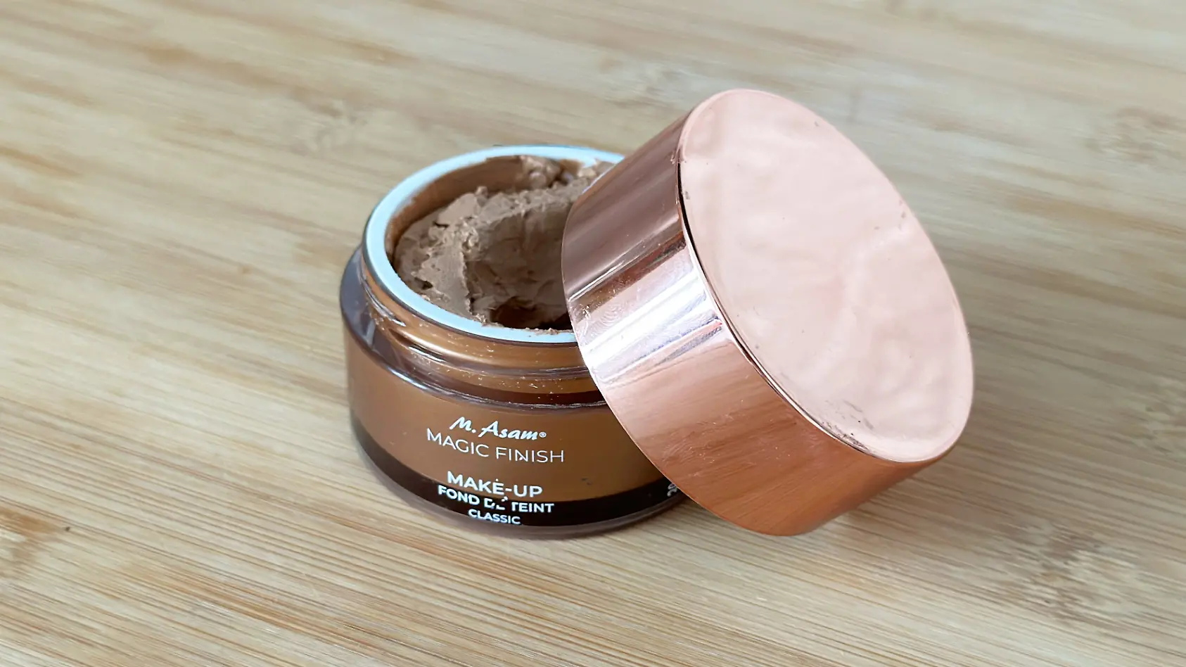 Magic Finish im Test: Ist das Make-up-Mousse den Hype wert?