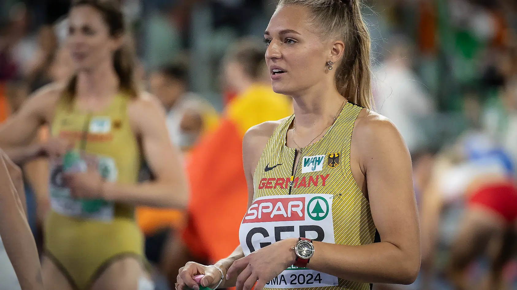 Leichtathletik-EM: Deutscher Lauf-Star Jean Paul Bredau bekommt Kuss ...