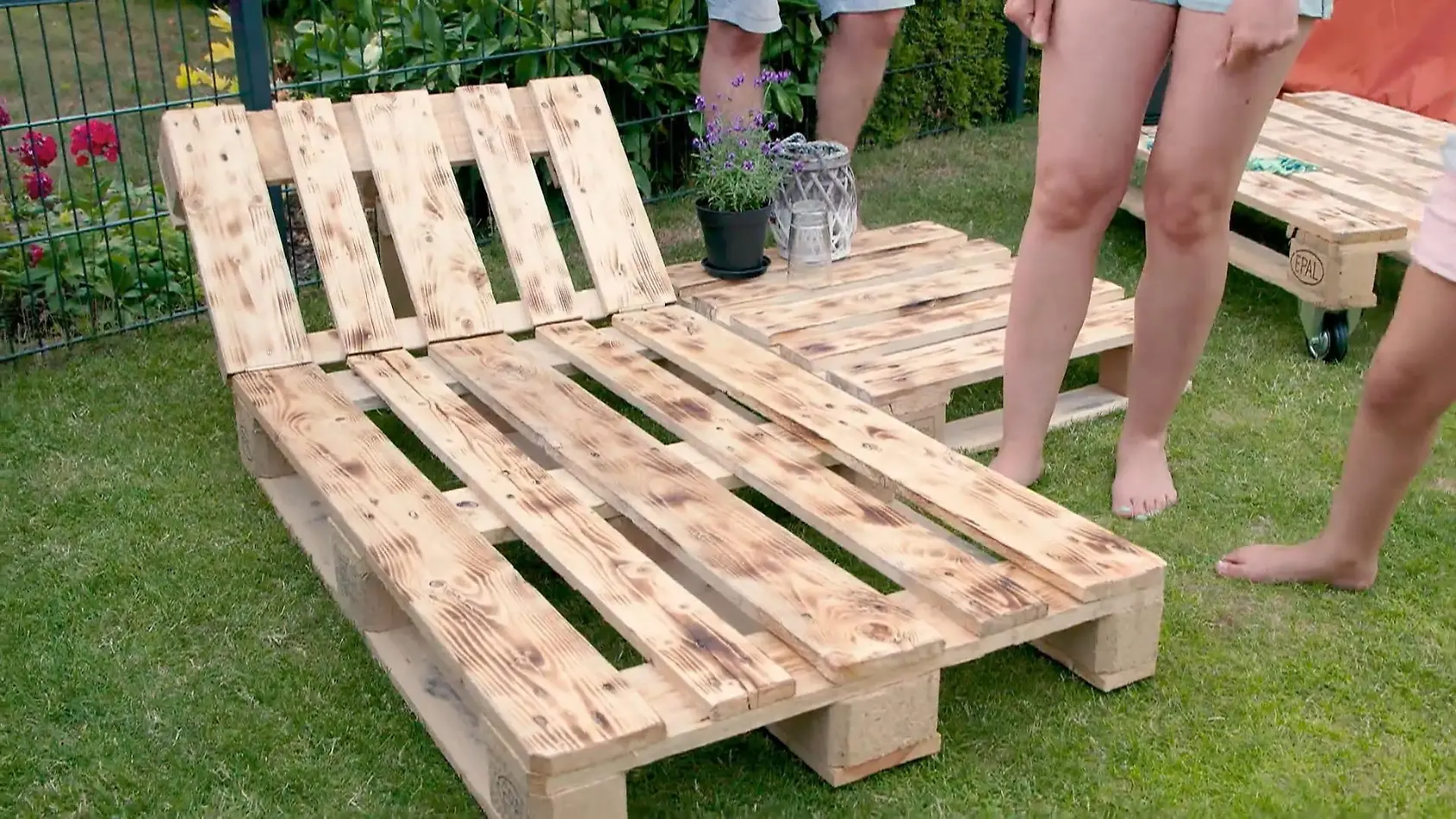 Sonnenliege, Kinder-Zelt und Co - ganz easy gebaut aus Europaletten