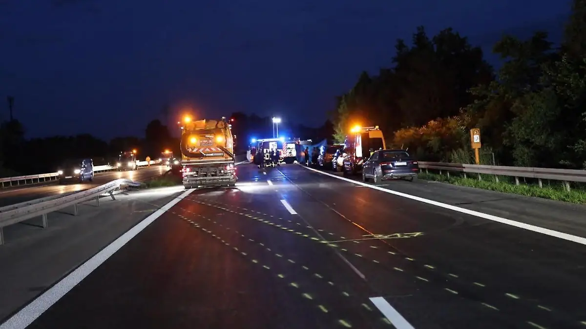 Leiche auf Rücksitz: Sollte dieser mysteriöse Unfall etwa einen Mord ...