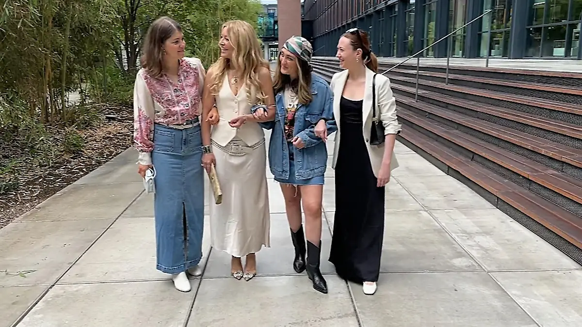 Satinrock kombinieren: Fünf Styling-Ideen für Herbst und Winter