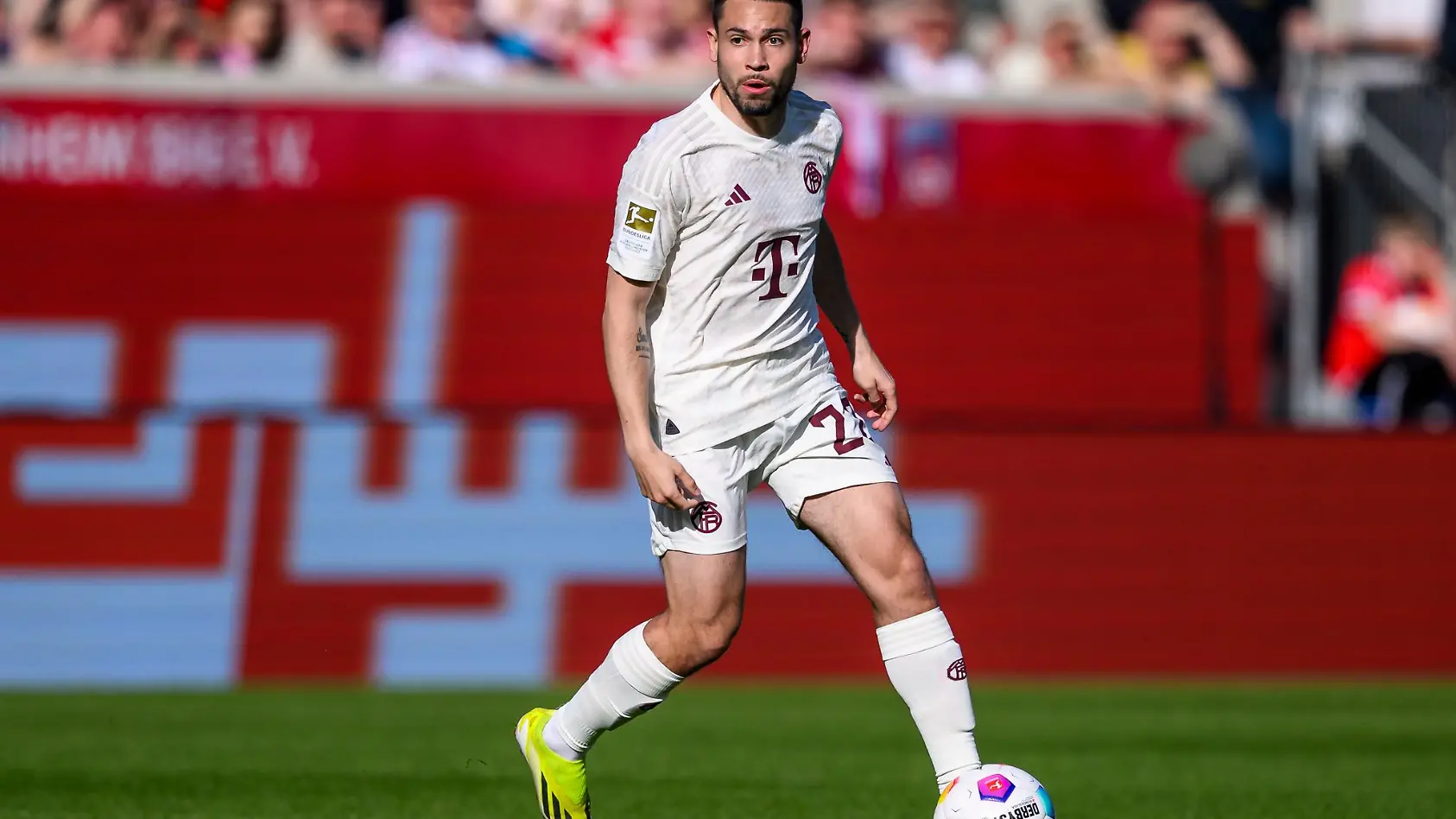 Bayern-Allrounder Guerreiro beginnt mit Training
