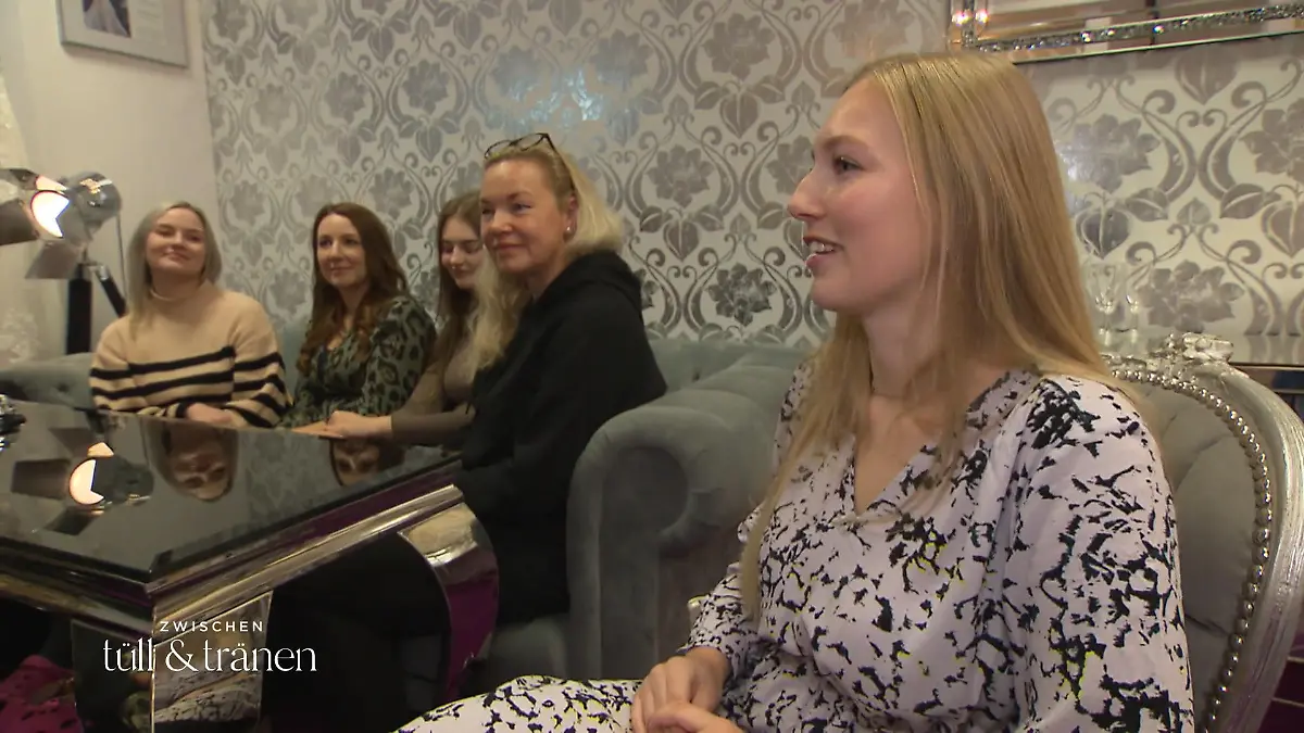 Sie bevorzugt wenig Glitzer: Wird Sabrina bei Olja doch zur Glitzerbraut?