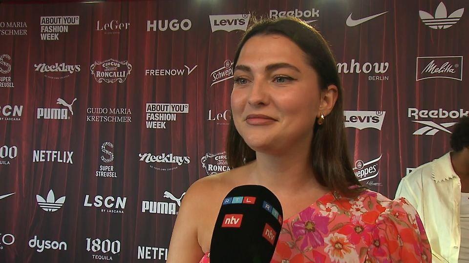 Fata Hasanovic muss nach ihrem Job direkt „Möpse rausholen und stillen”