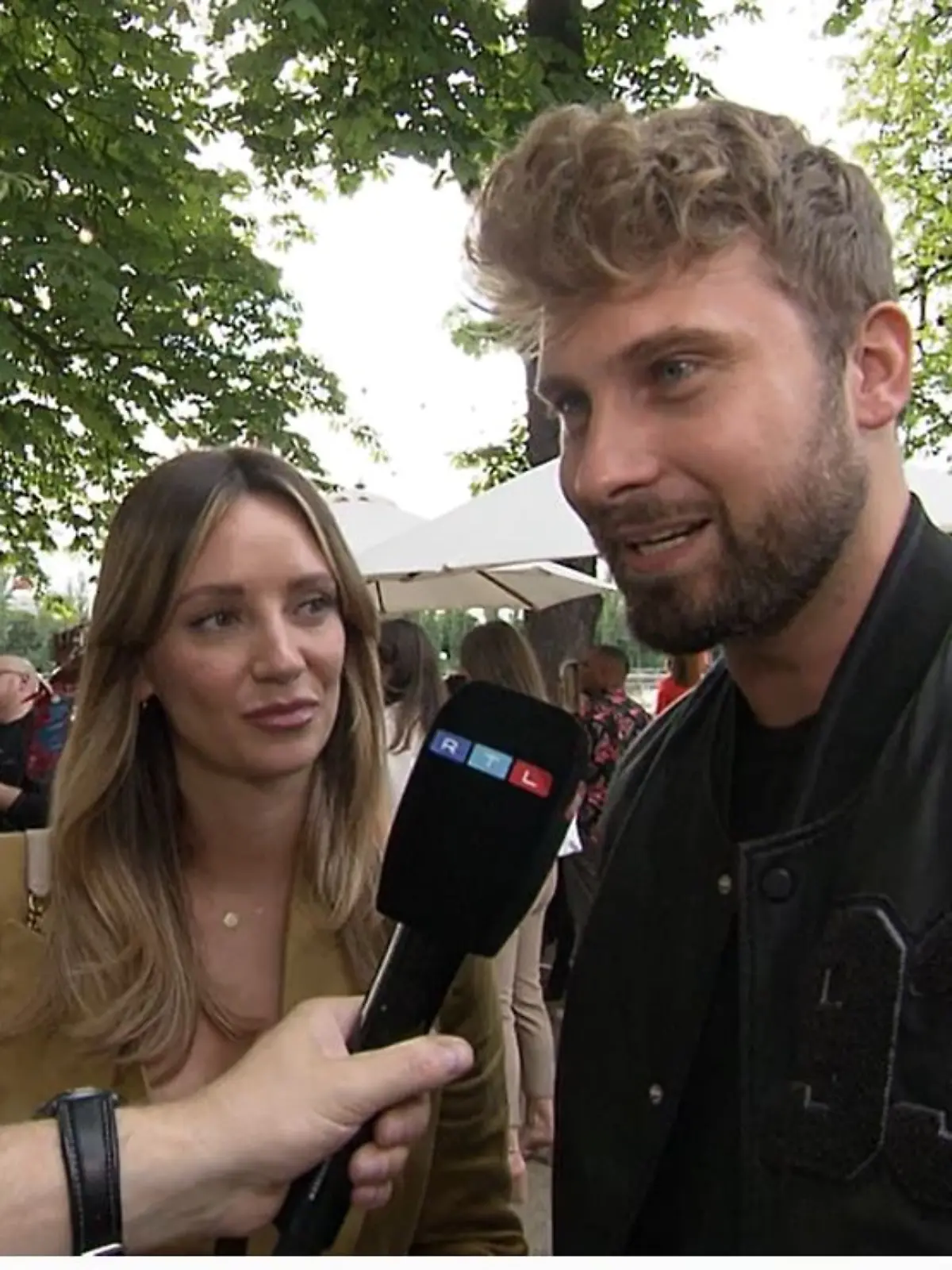 Bachelor-Paar Anna Rossow und Dominik Stuckmann stürzen sich auf XXL ...