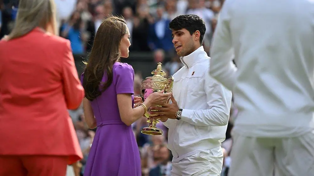 Prinzessin Kate überreicht Wimbledon-Trophäe an Carlos Alcaraz