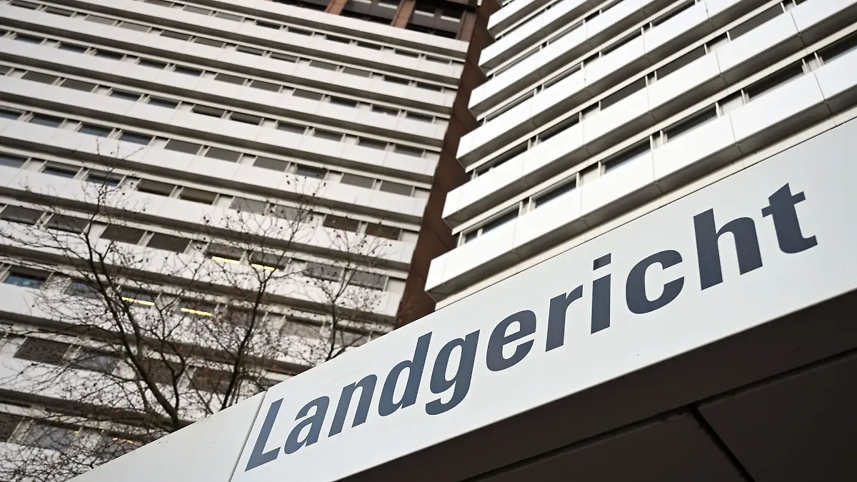 Prozess wegen Säure-Attacke: Ex-Freund schwört Rache - dann macht er ...